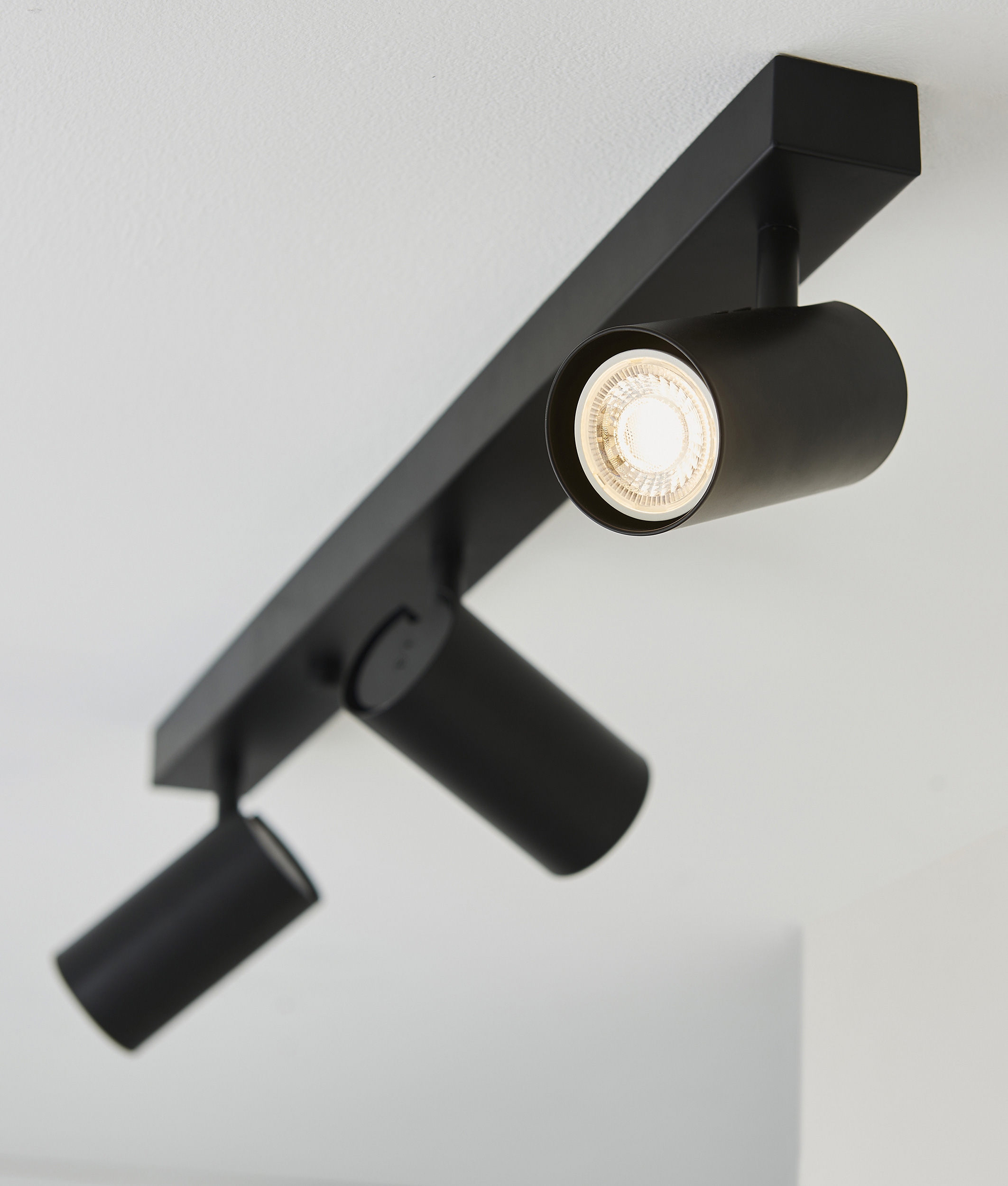 Contemporary 3 Lamp Linear Spotlight Bar - Matt Black