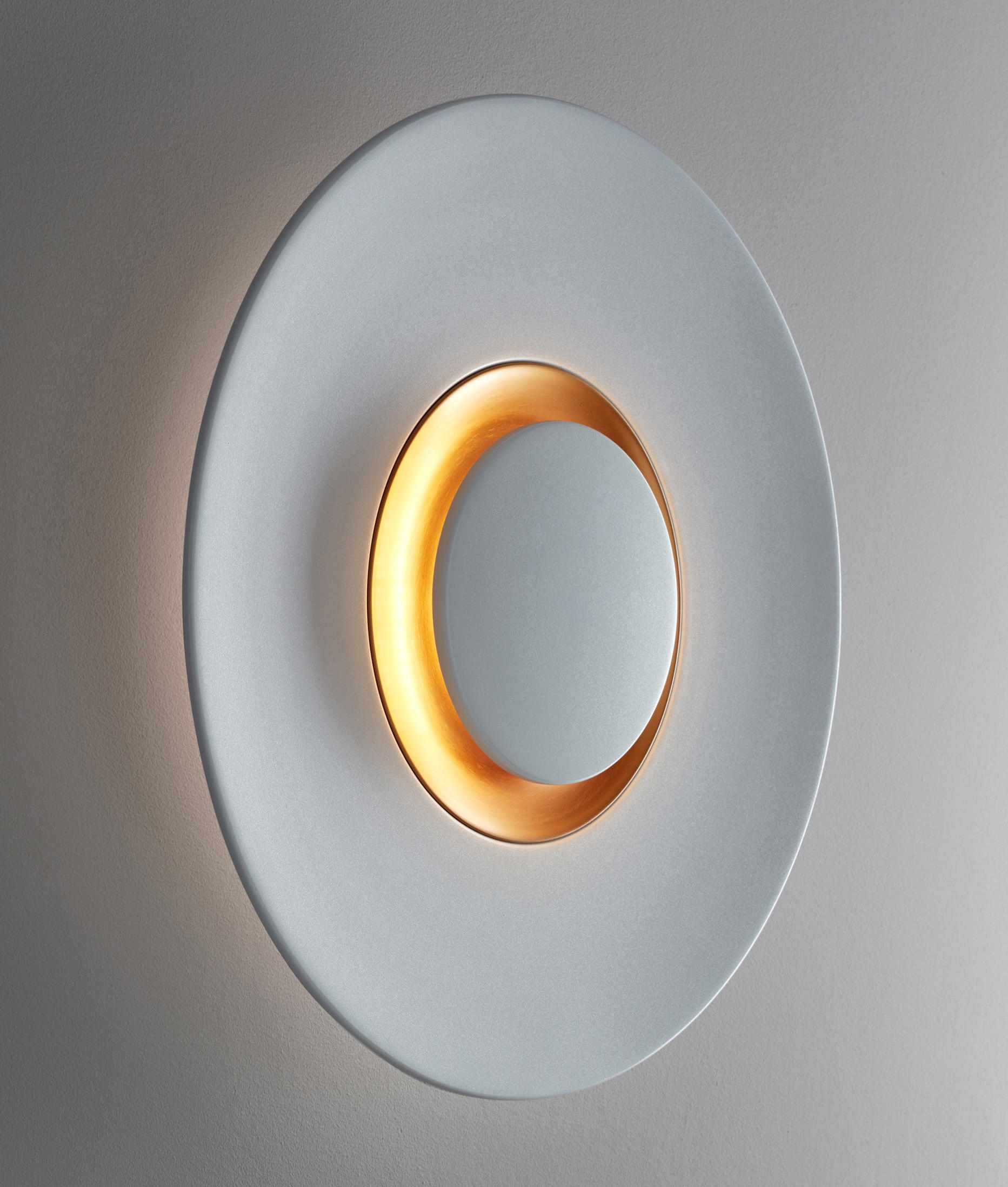 Modern Large Circular LED Wall Art Light - Simply Stunning