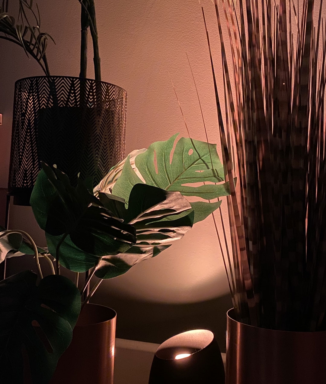 Stylish Low-Glare Floor Uplighter for GU10 Lamps - Highlight Wall ...