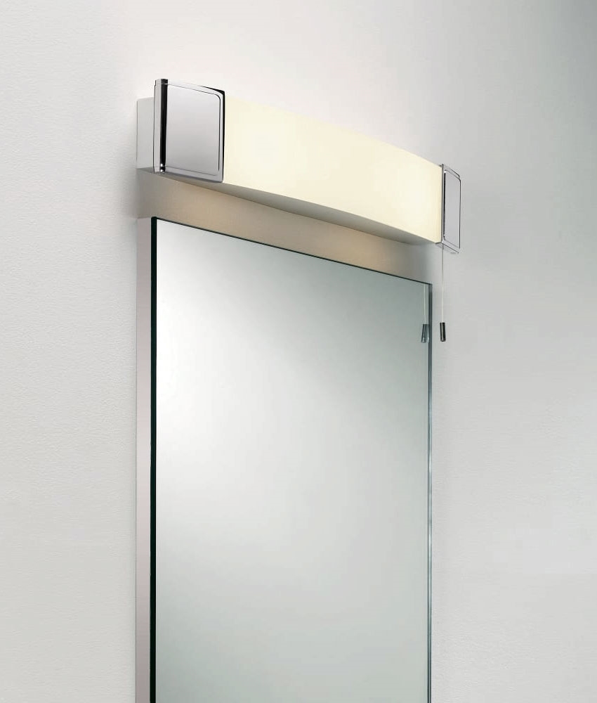 A stylish, good quality bathroom shaver light