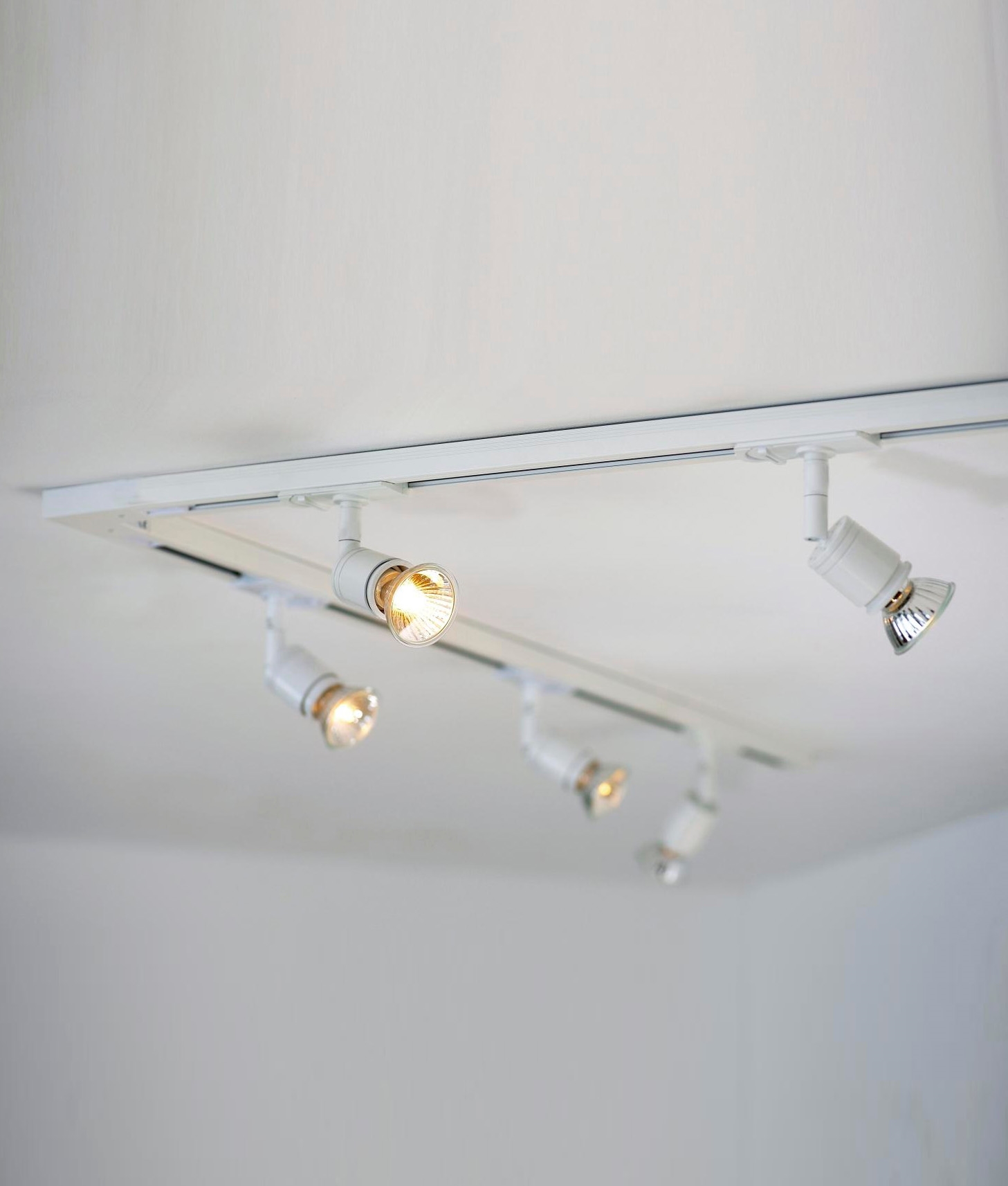 Simple Design Adjustable White GU10 Track Spotlight