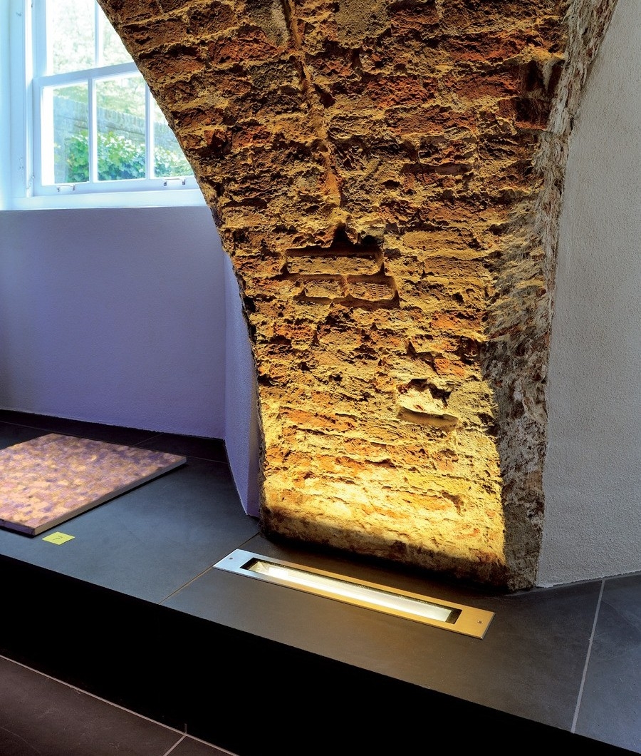 Wide Ground Light for use inside or out - Linear Uplighter