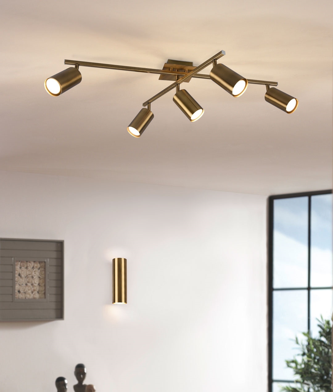 Adjustable 5 Light Spot Bar in Brass Finish