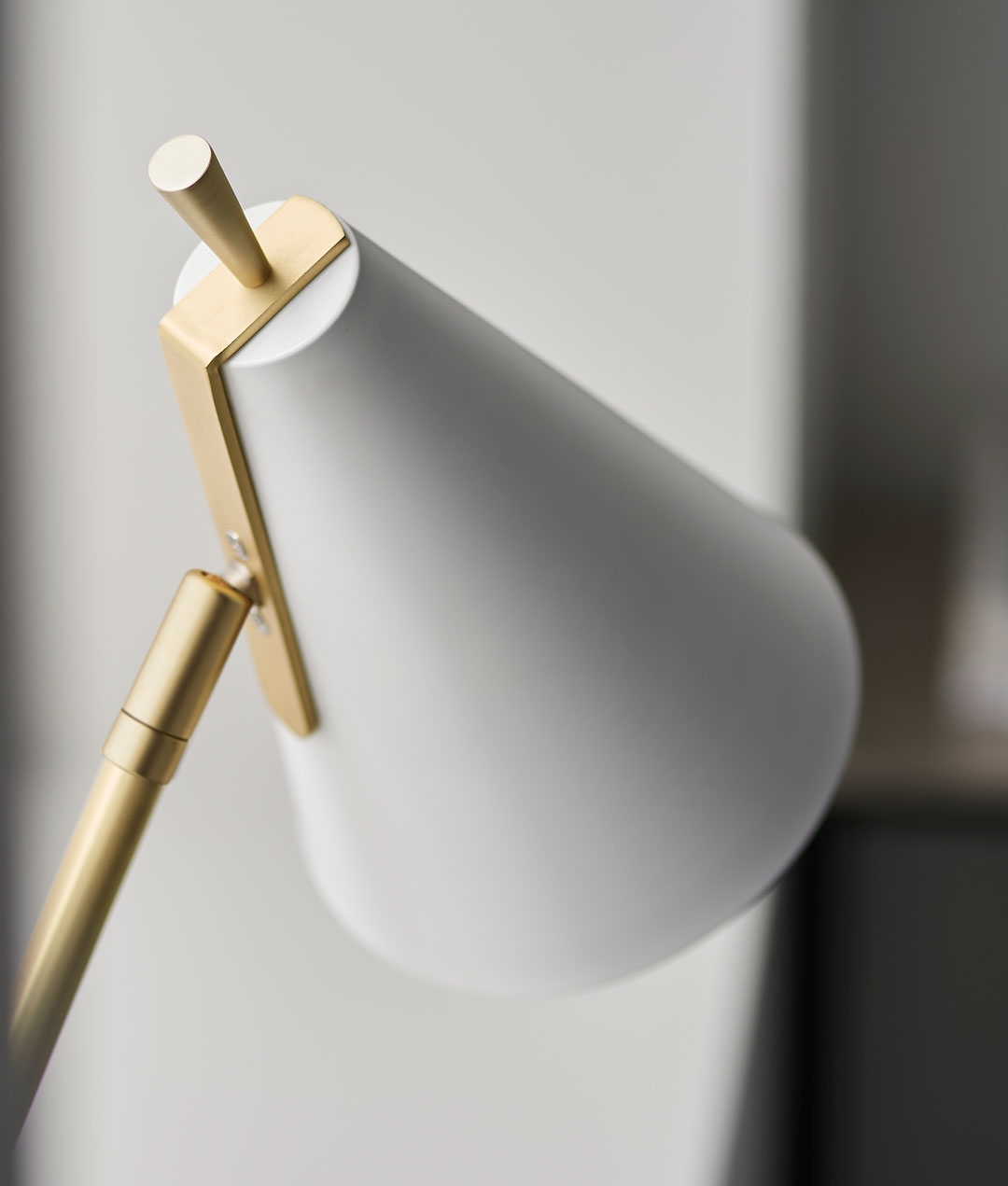 Mid-Century Styled Fully Adjustable Task Light - Black or White