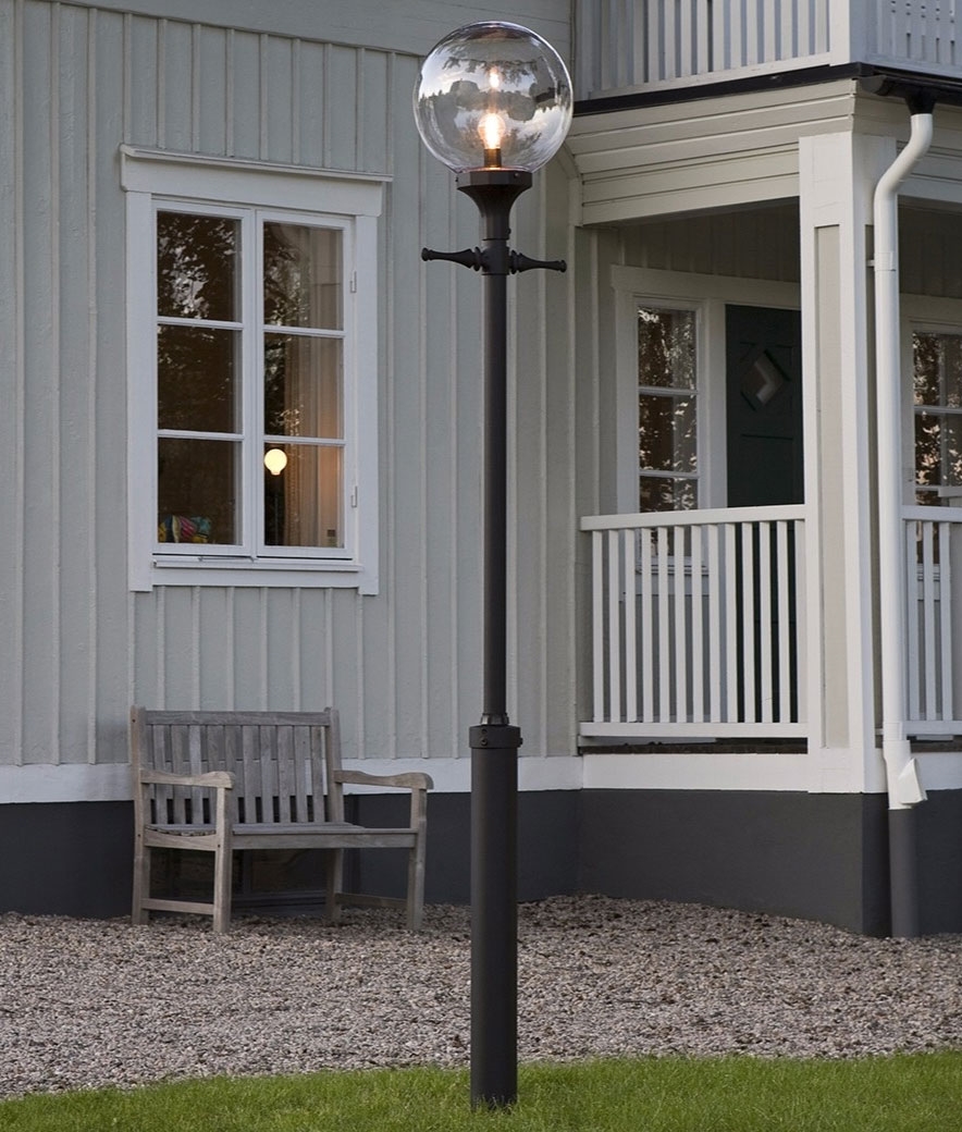 Clear Globe Shaded Outdoor Lamppost - White or Black