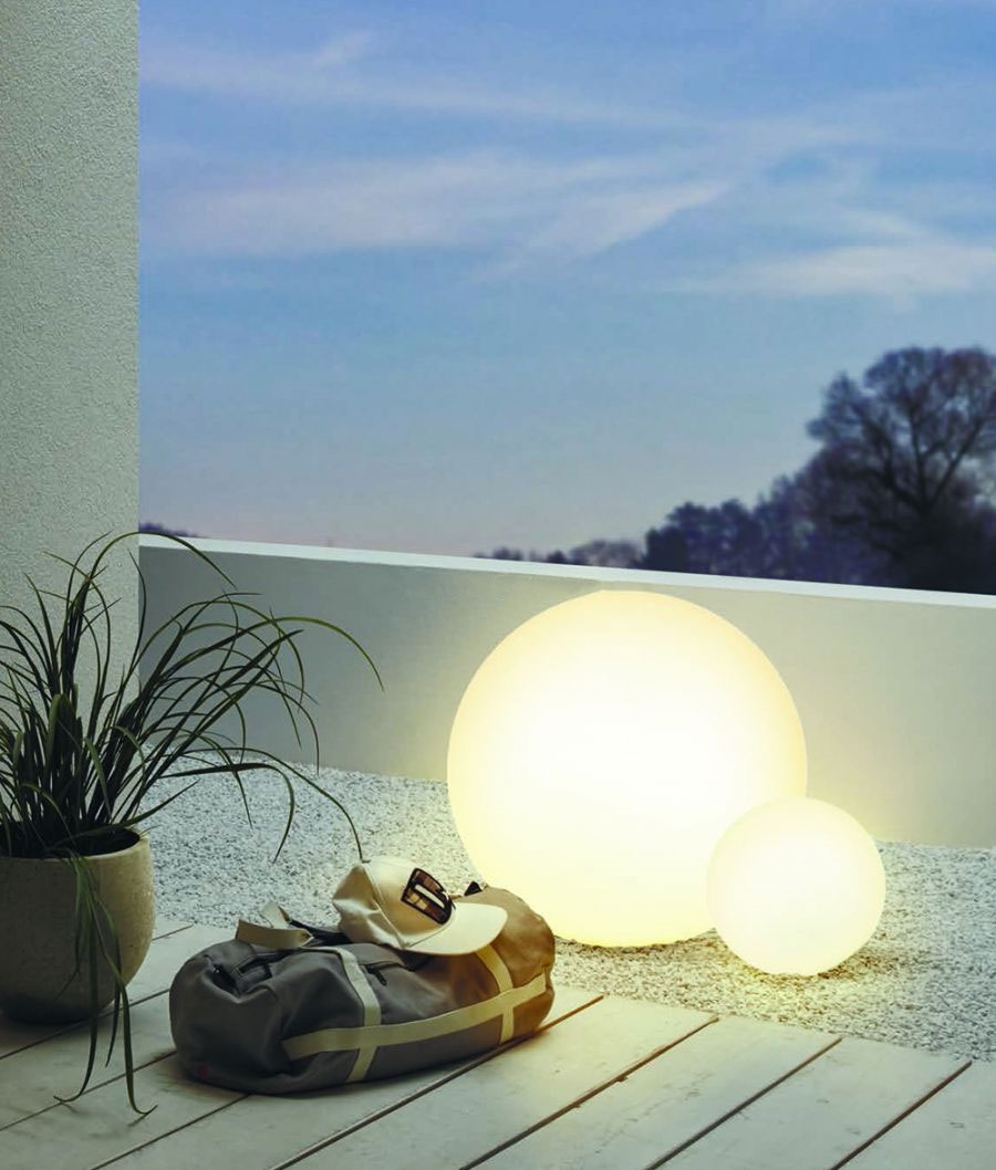 Exterior Globe Light for Patios, Lawns & Shrubberies IP65