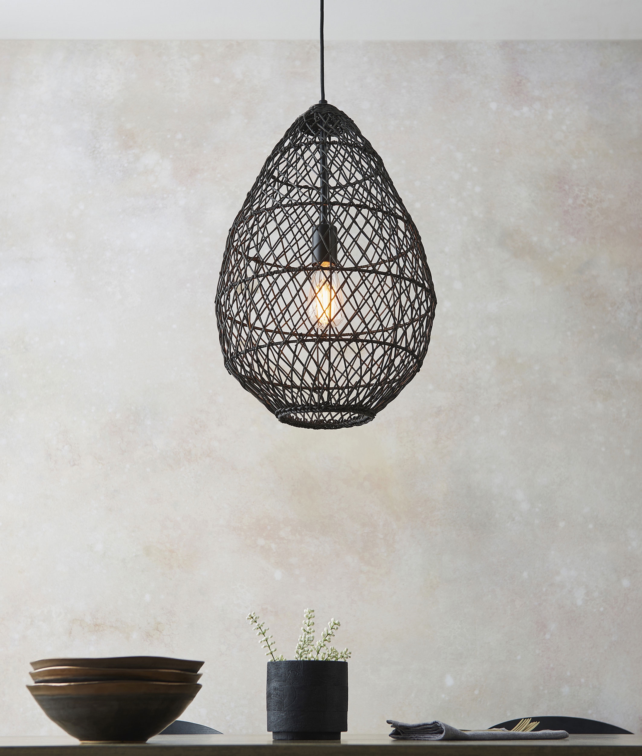 Boho Natural Rattan Pendant Light in Beehive Style - Black