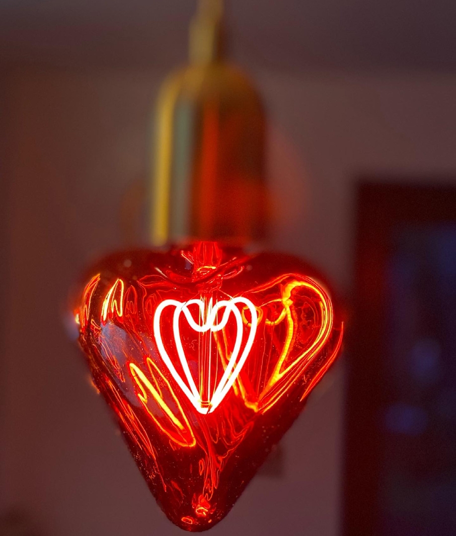 Heart Shape Light Bulb - E27 LED Filament - Red or Smoky Grey