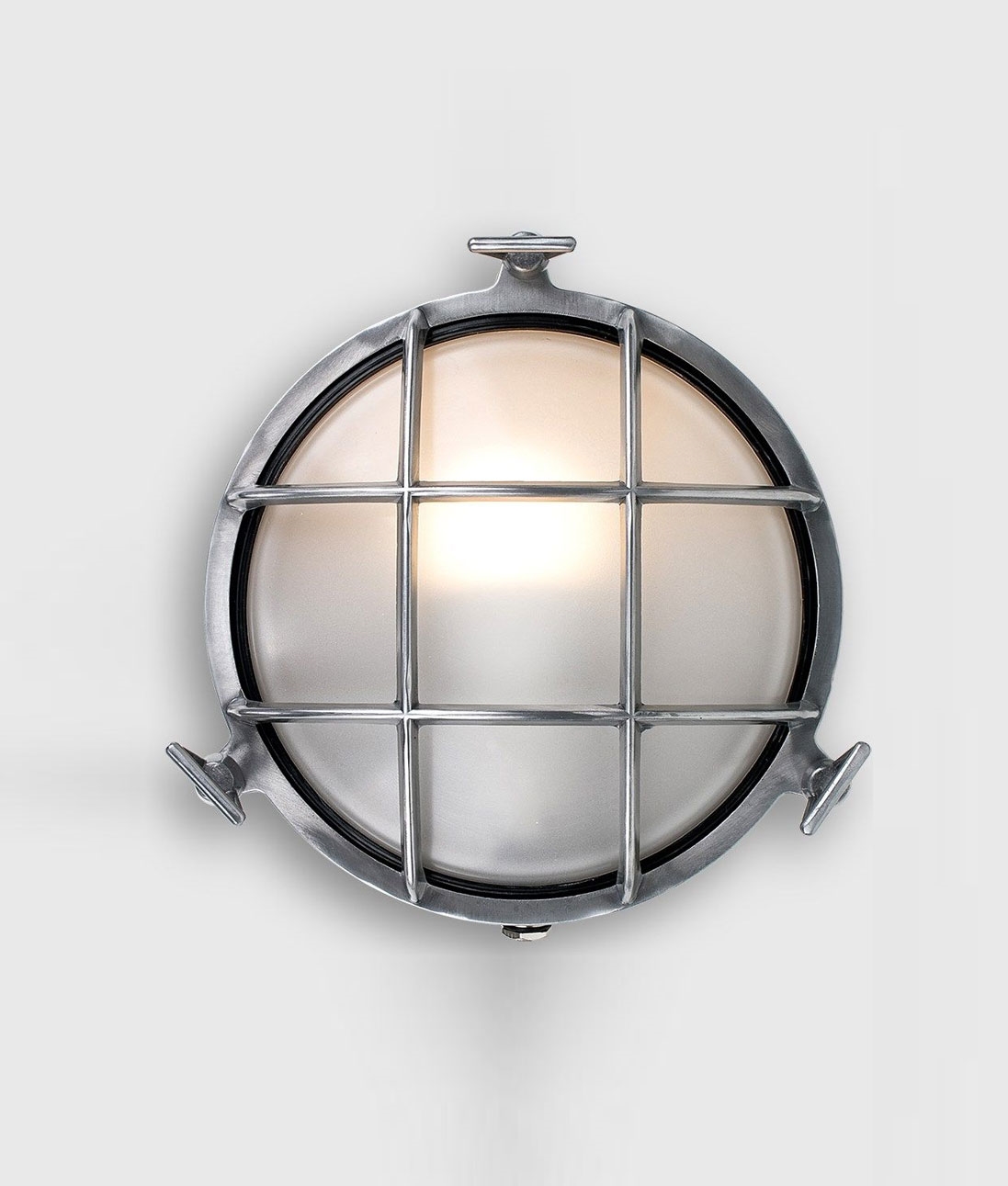 Outdoor IP45 Bulkhead Light in Aluminium - E27 Lamp