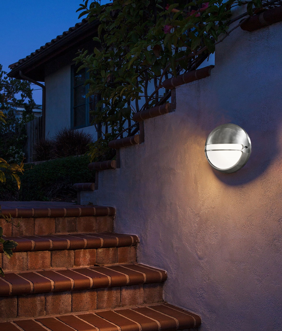 Retro-Futuristic Outdoor Wall Light - Sleek Aluminium Design & Frosted ...
