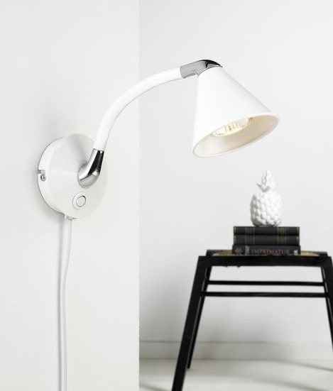 Attractive Flexible Wall Light